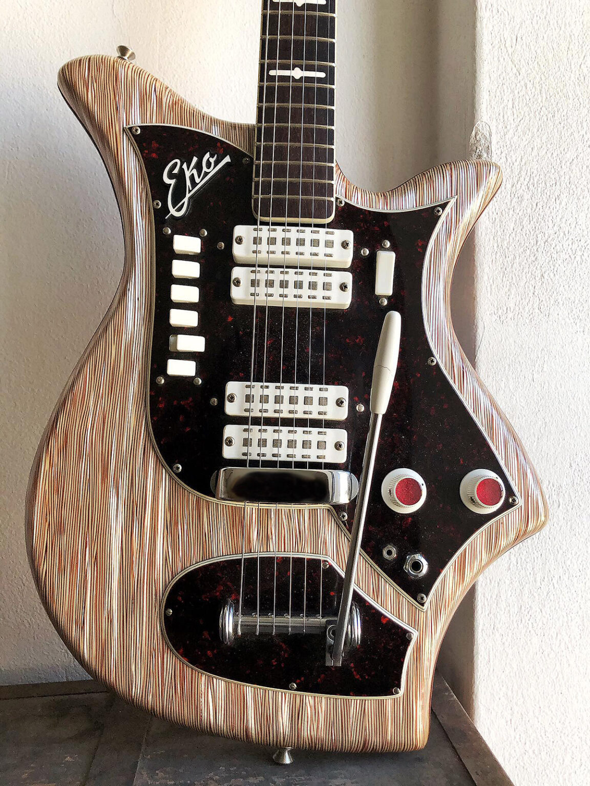 Vintage Italian Guitars - Classic2Vintage